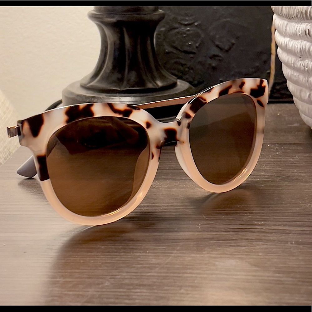 Tortoise Shell/Blush Pink Sunglasses - Gem